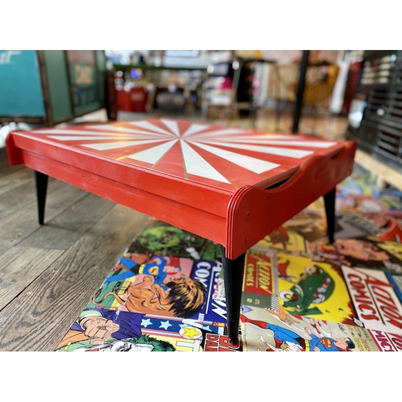 Circus Coffee Table Sarah MOORE - Money For Nothing