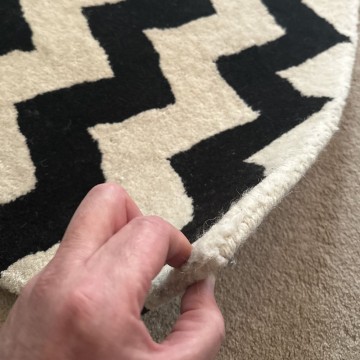 Monochrome Black & White Zig Zag Rug - Living Room - Smithers